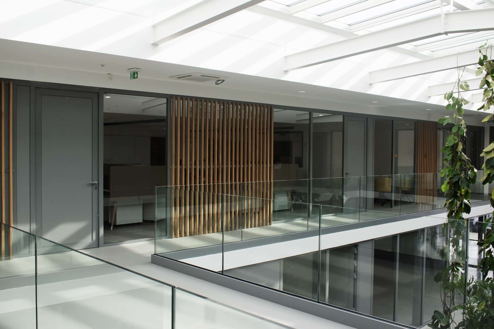 500m² de cloisons en 100% Prêt-à-Poser - OZ Alu